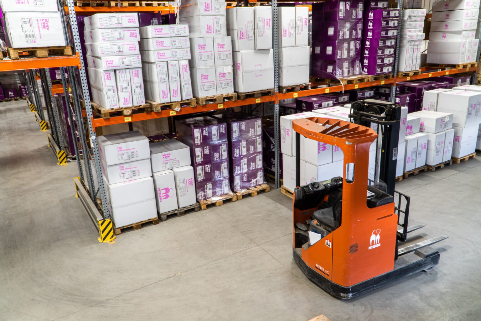 Can paperless picking really reduce warehouse costs by improving ...